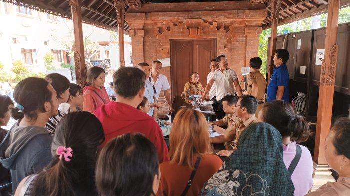 Puluhan Orang Tua Siswa Geruduk Disdikpora Denpasar Terkait PPDB SD, Dapat Sekolah Jauh dari ...