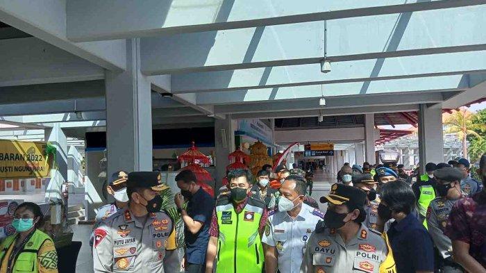 Pemantauan Arus Mudik Lebaran 2022, Kapolda Bali Cek Pos Terpadu Bandara I Gusti Ngurah Rai ...