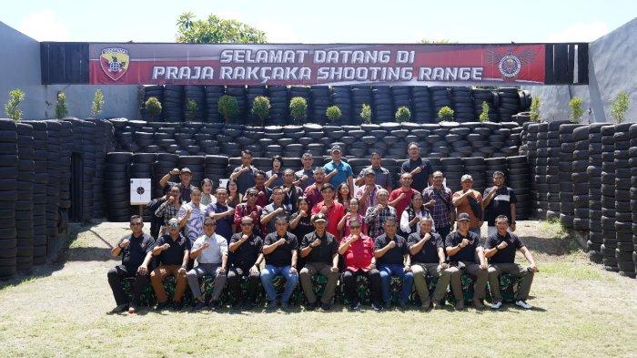 Salam Perpisahan, Pangdam IX/Udayana Ajak Wartawan Menembak di Praja ...