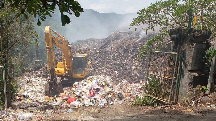 TPA Sente Kembali Kebakaran, Api Muncul Pertama dari Sampah Residu Baru - Tribun-bali.com