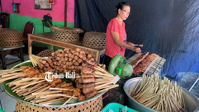 Kisah Rambig Penjual Sate Lilit Sejak 1994 di Bali, Pakai Ikan Marlin Asli, Dagingnya Lebih ...