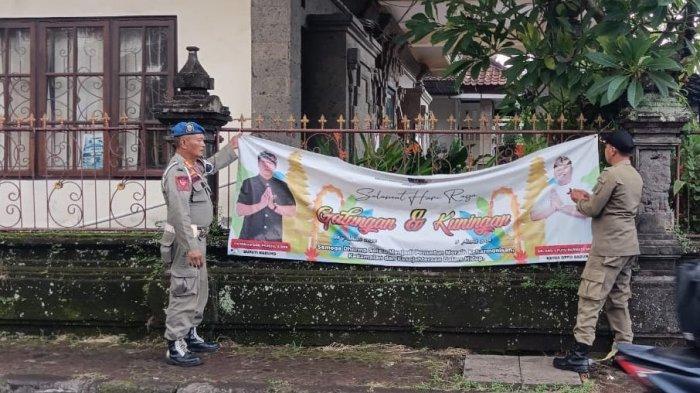 Dalam Sepekan, 170 Baliho Kadaluarsa di Turunkan Satpol PP Badung - Tribun-bali.com