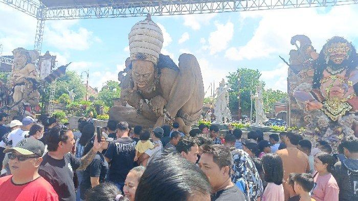 Ogoh-ogoh Terbaik Gianyar Tahun 2025 Jadi Pusat Perhatian di Alun-alun ...