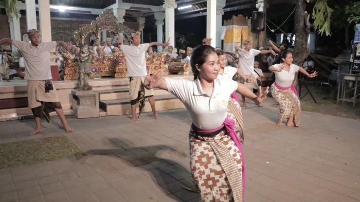 Sekaa Gong Legendaris Werda Mimba Merdangga Desa Adat Intaran Sanur ...