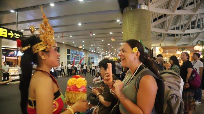 Naik 71 Persen, Sepanjang Tahun 2023 Bandara Ngurah Rai Layani 21 Juta Penumpang - Tribun-bali.com