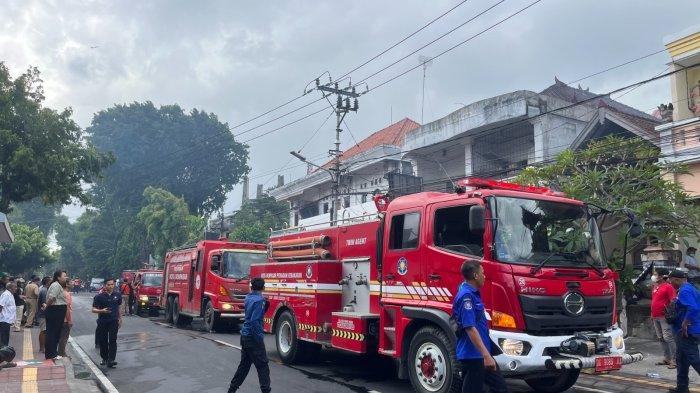 2 Rumah di Jalan Sutoyo Denpasar Terbakar, Kerugian Mencapai Ratusan Juta - Tribun-bali.com