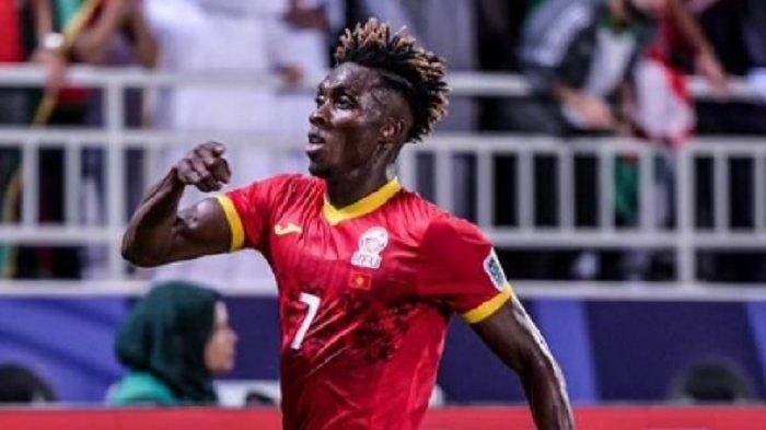 Respon Joel Kojo, Striker Kyrgyzstan Penjegal Oman yang Dianggap ...