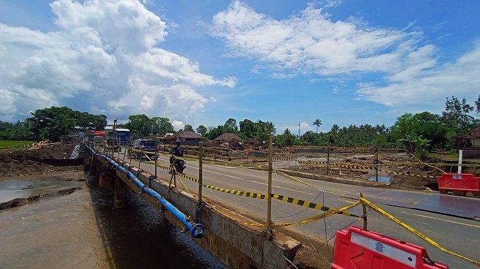 Banjir Kembali Terjang Jembatan Bilukpoh Jembrana, Bina Marga Pusat Bakal Lakukan Uji Detail ...