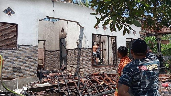 Ditinggal Ngayah, Rumah Warga Berawantangi Jembrana Ludes Dilalap Api, Kerugian Ditaksir Rp400 ...