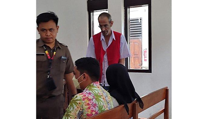 Curi Barang dan Uang Rp35 Juta di Minimarket Benoa, WN Asal Perancis ...