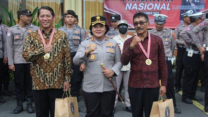 Begini Pesan Kapolres Kawasan Bandara Ngurah Rai Kepada Personelnya yang Purnabakti - Tribun ...