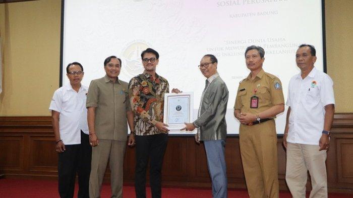 Wabup Suiasa Buka TJSP Tahun 2023, Beri Penghargaan Perusahaan yang ...