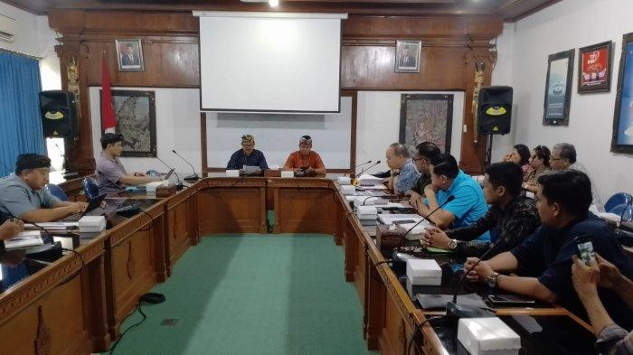 Warga Perumahan Royal Garden Resindence Kesulitan Air Bersih, Minta ...