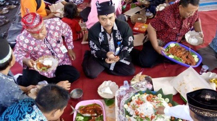 Jelang Perayaan Tradisi Rebo Wekasan, Inilah Ritual Adat yang Dilakukan ...