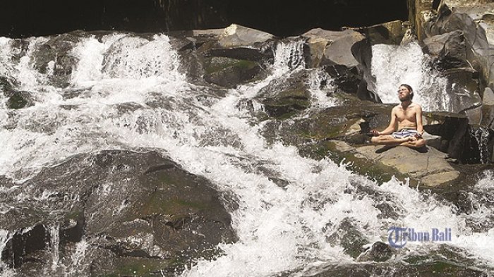 Jelajah Indahnya Air Terjun Goa Rang Reng, Kawasan Wisata Tersembunyi ...