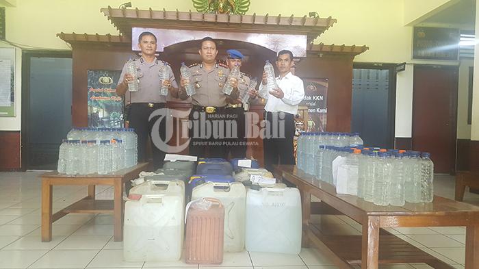 968 Liter Arak Bali Diamankan Sebelum hari Raya Idul Fitri - Tribun-bali.com