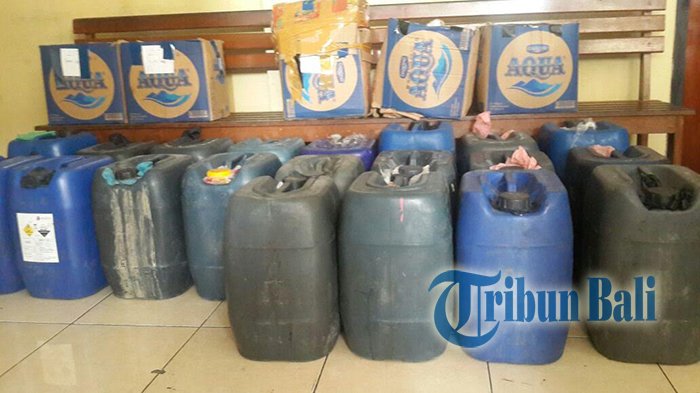 Puluhan Liter Arak Dari Karangasem Disita Polsek Denpasar Barat - Tribun-bali.com