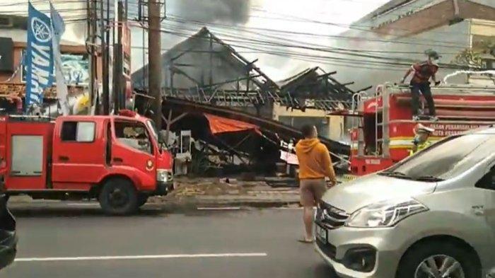 BREAKING NEWS: Umanis Kuningan, Warung Makan Babi Guling Candra Teuku Umar Denpasar Kebakaran ...