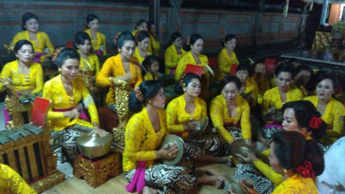 Banjar Piakan Badung Lanjutkan Tradisi Mepatung dan Ngejot, Utamakan ...