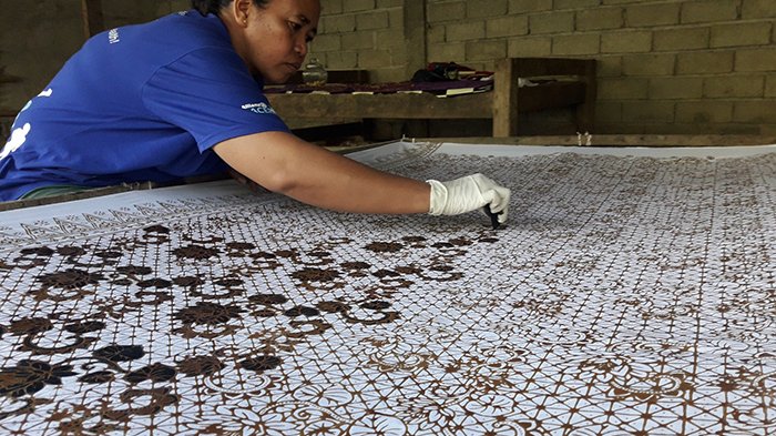 Sempat Terancam Bangkrut, Batik Satrio Kini Bangkit dan Mampu ...