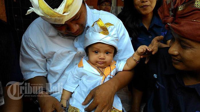 Sebutan Anak yang Lahir Sebelum Upacara Adat Bali - Tribun-bali.com