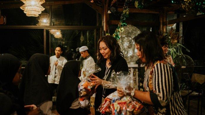 Hotel Maxone Ubud Buka Puasa Bersama Puluhan Anak Yatim - Tribun-bali.com