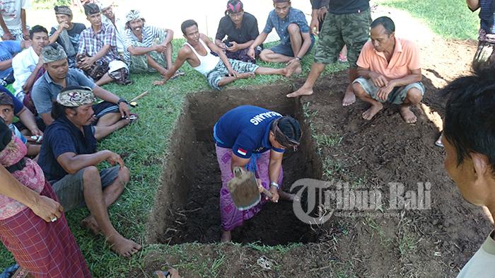 Ini Liang Kubur Dewa Aji Tapakan Saat Calonarang di Klungkung ...