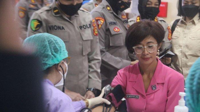 Polwan Polda Bali Gelar Donor Darah Jelang Hari Jadi ke-74, Diikuti oleh Bhayangkari Hingga TNI ...