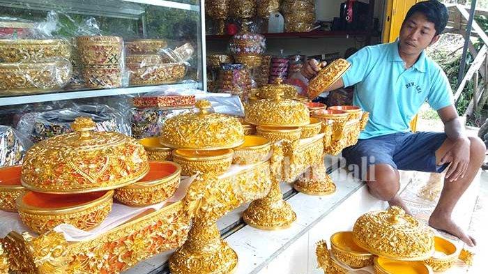 Dulang Viral, Fungsi Dulang Sebagai Wadah Sesajen Bagi Umat Hindu di ...