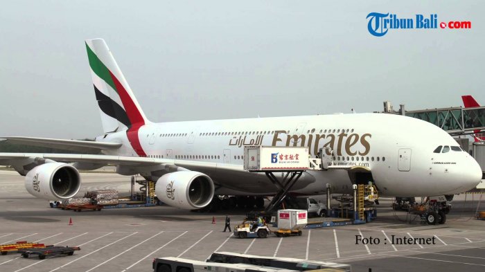 Maskapai Penerbangan Emirates Dikabarkan PHK Ratusan Pilot dan Awak ...