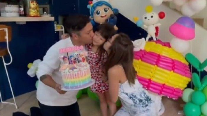 Gisel dan Gading Merayakan Ulang Tahun Gempi, Begini Potret Bahagianya - Tribun-bali.com