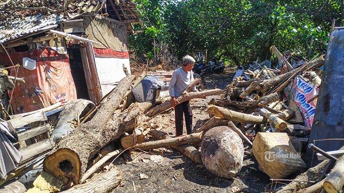 Dewa Candra 3 Minggu Tidak Bisa Produksi Garam, Lahan Penggaramannya Hancur Diterjang Ombak ...