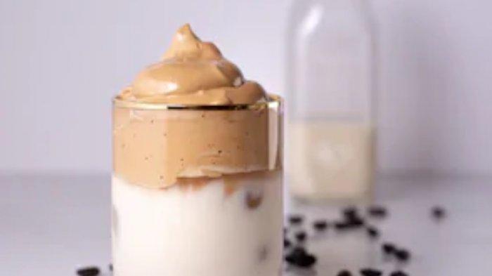 Video Cara Membuat Dalgona Coffee: 3 Menit, 100 Persen Sukses, Tanpa ...