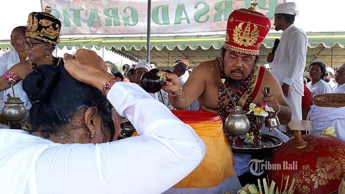 Tahun 2020 Sulinggih dan Mangku Dapat gaji, Disbud Badung Siapkan ...