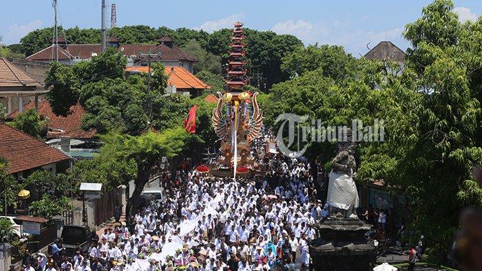 Turah Bima Terkenang Sosok Ibu sebagai Sang Pengajar, Warga Iringi ...