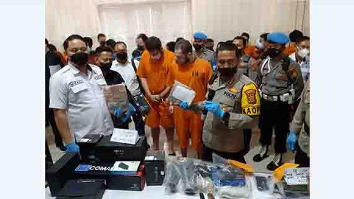 Dua WNA Terlibat Kasus Perampokan, Polresta Denpasar Ungkap Kerugian Korban hingga Rp 5,8 Miliar ...