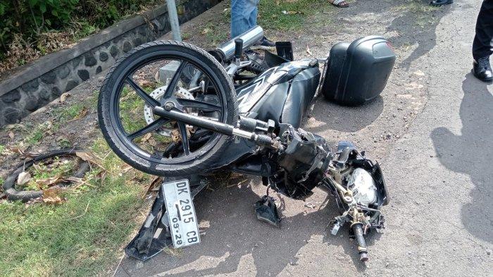 Kecelakaan di Jalur Denpasar-Gilimanuk, Pemotor Oleng Tabrak Fortuner dari Arah Berlawanan ...