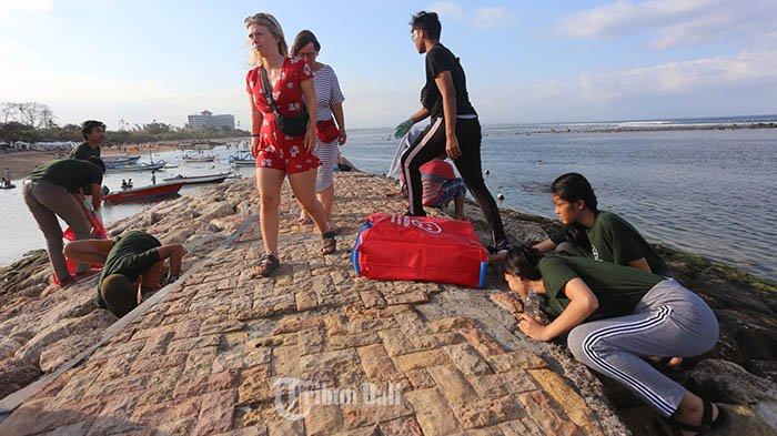 Stop Buang Puntung Rokok Sembarangan! 10 Asbak Raksasa Dipasang di ...