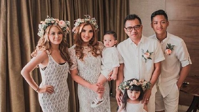 Rayakan Wedding Anniversary ke-6 di Pulau Dewata, Begini Momen Haru Keluarga Anang-Ashanty ...