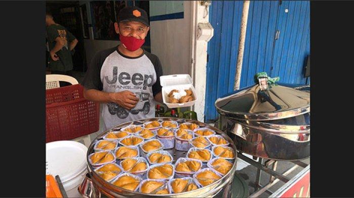 Lezatnya Kue Apem Panas Khas Bugis, Kini Hadir di Monang-maning ...