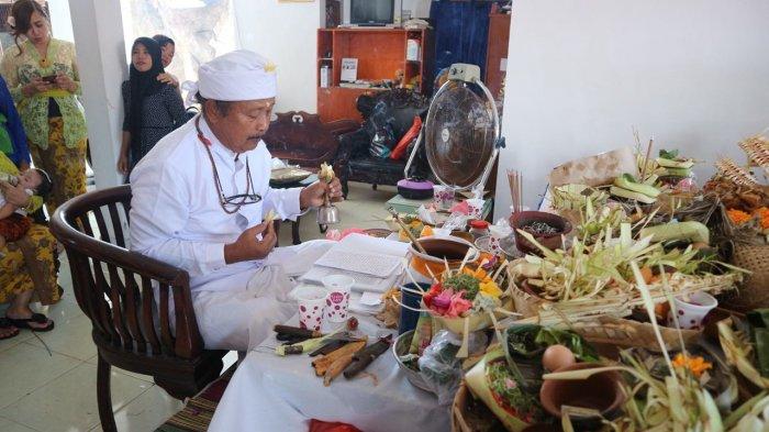 Penampahan Kuningan, Memusnahkan Sifat Kala dalam Hindu - Tribun-bali.com