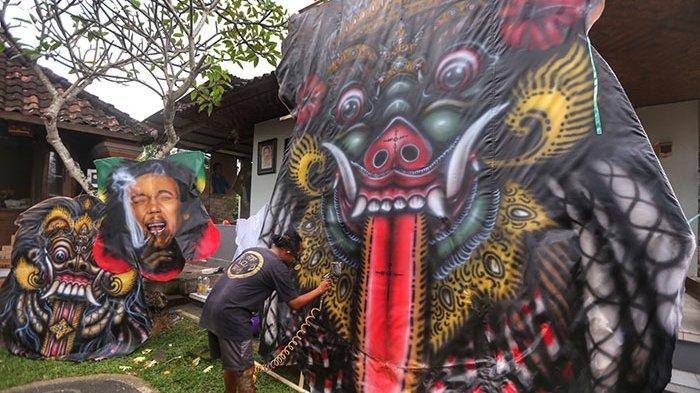 Ngurah Bob Kreatif Buat Layangan Celepuk Berbagai Karakter Gambar ...