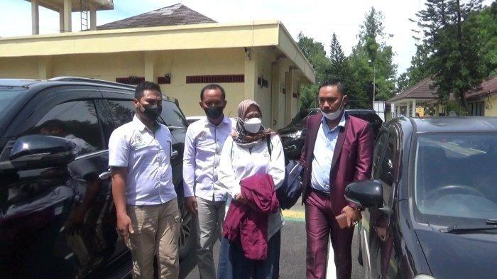BEGINI Reaksi Mimin, Istri Muda Yosef Diperiksa Polisi dan Nasi Goreng ... BEGINI Reaksi Mimin, Istri Muda Yosef Diperiksa Polisi dan Nasi Goreng ...