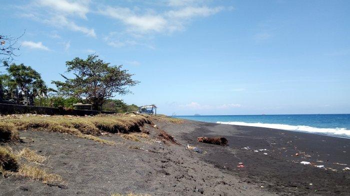 Lahan Pertanian Garam di Pengalon Terkikis Air Laut - Tribun-bali.com