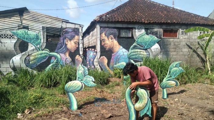 Seniman Mural Wild Drawing Garap Mural Tentang Pandemi Covid-19 di ...