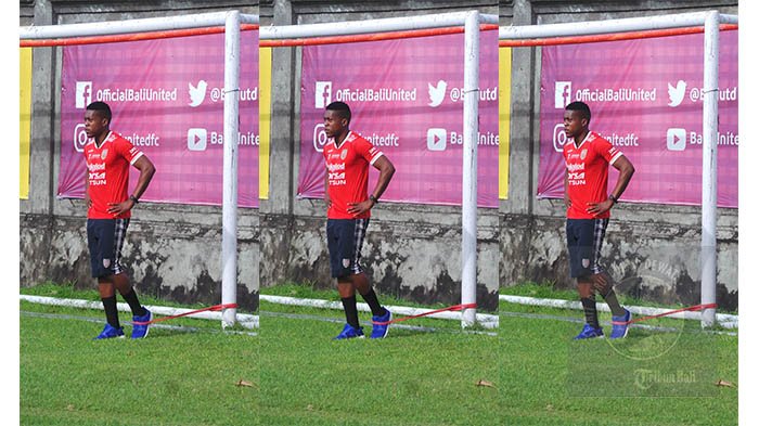 BREAKING NEWS: Ndumba Makeche Dicoret, Yabes Tanuri Buru Striker Dari ...