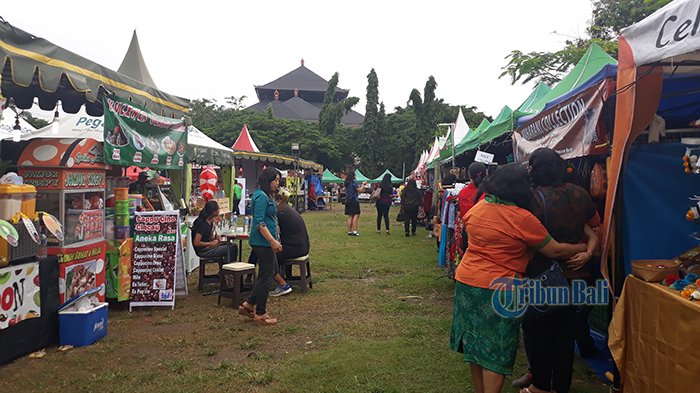 Suasana Valentine Day Terasa di Pameran UMKM Bali, Taman Kota Lumintang ...