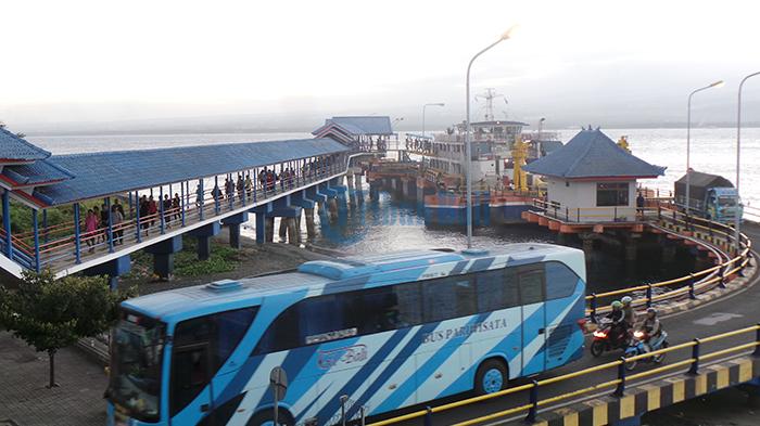 ASDP Ketapang-Gilimanuk Percepat Bongkar Muat - Tribun-bali.com