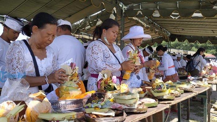 350 Peserta Ngelungah Masal di Pantai Mertasari Sanur, Kembalikan ke ...
