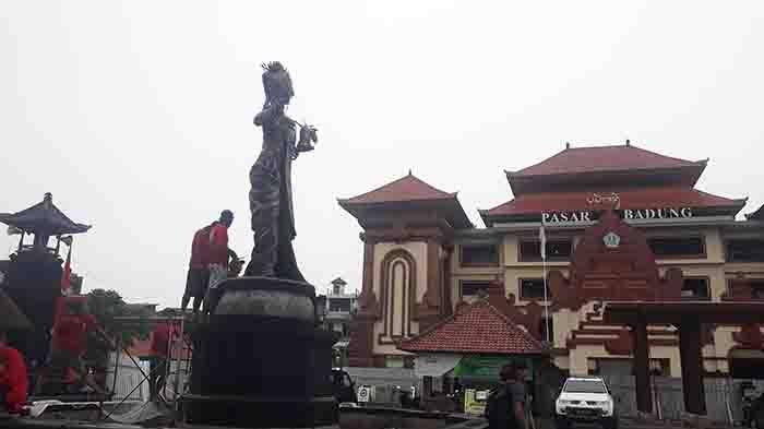 Patung Ratu Mas Melanting dan Sang Kala Tri Semaya, Jadi Ikon Baru ...